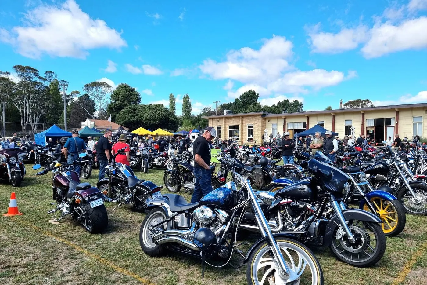 Big turn out in Nimmitabel for Cycles on the Green